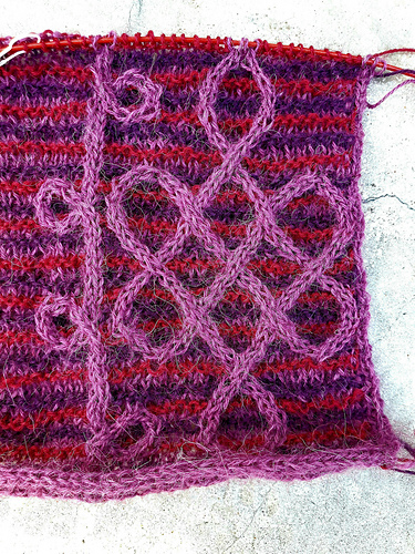 Ravelry: Nodo infinito pattern by Paola Albergamo