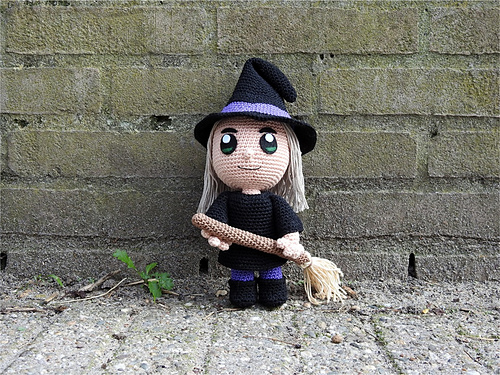Ravelry: Witch (Halloween) pattern by Sabrina Somers