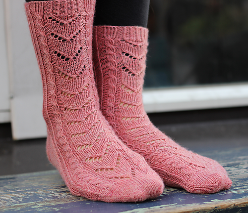 Ravelry: Arya pattern by Heidi Alander
