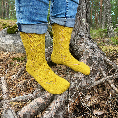 Ravelry: Sarastus pattern by Heidi Alander