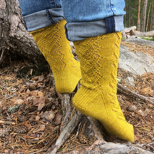 Ravelry: Sarastus pattern by Heidi Alander