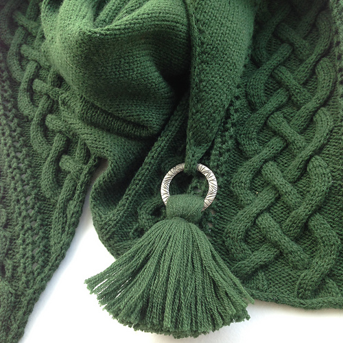 Ravelry: Triangle Viking Scarf pattern by Nadia Babich