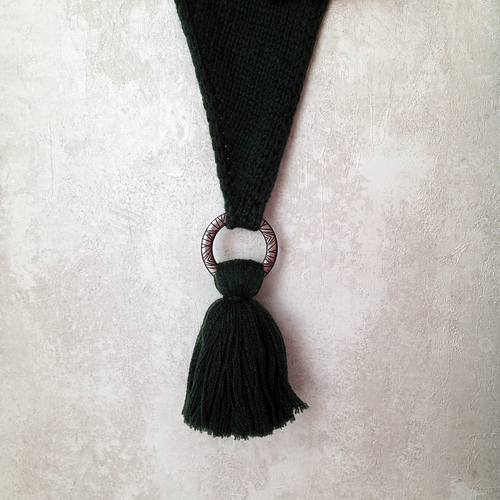 Ravelry: Triangle Viking Scarf pattern by Nadia Babich