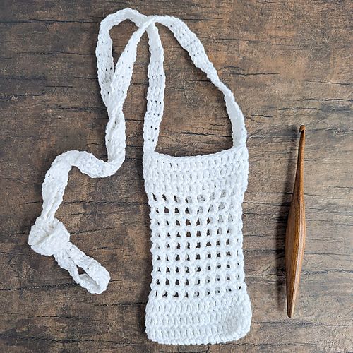 Ravelry: Easy Mesh Cell Phone Tote pattern by Katie Clary