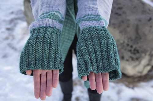 Ravelry: Aurora Horizon Cardigan pattern by Samantha MacKay