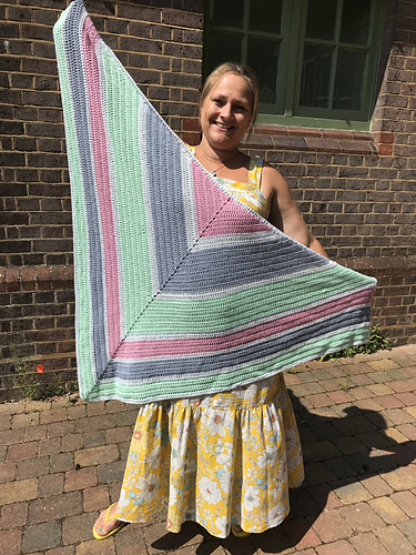 Ravelry: Super Easy Shawl pattern by Samantha Sabido