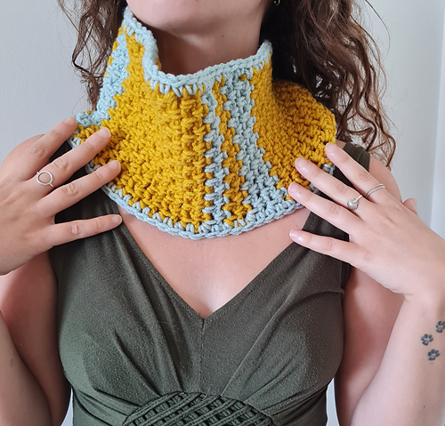 Ravelry: Sif Cowl pattern by Sandra Regev