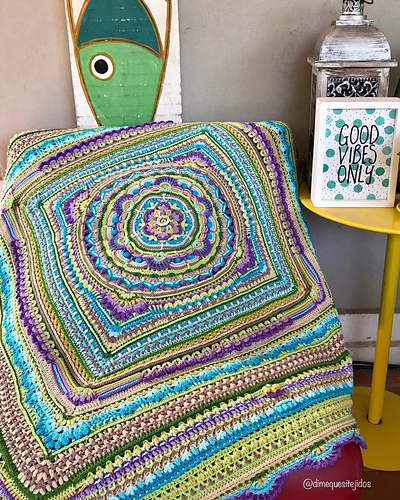 Ravelry: Fiesta Manta pattern by Sandra Salas