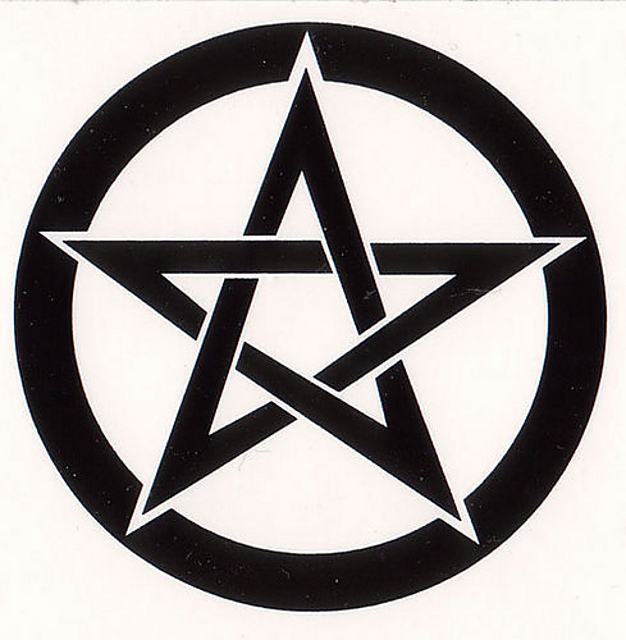 Ravelry: Large Pentacle pattern by Nikki Roberts