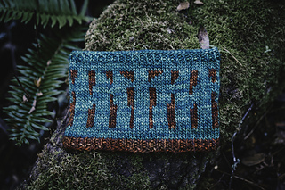 Ravelry: Dripping Amber Cowl pattern by Kathleen Connell