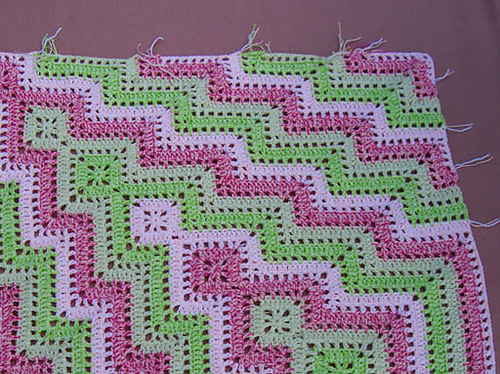 Ravelry: Square and Ripple Blanket pattern by Sara Palacios