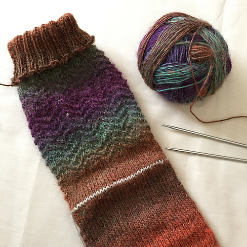 Ravelry: Rock Those Chevron Socks pattern by Sarah Knight - Crafts from ...