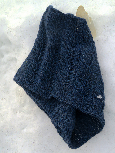 Ravelry: Crisial Cowl pattern by Sarah Dawn