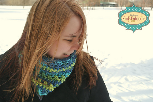 Ravelry: Chunky One Skein Cowl pattern by Sarah Horrocks