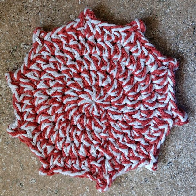 Ravelry: Pinwheel Pot Holder pattern by Sarah Kinney