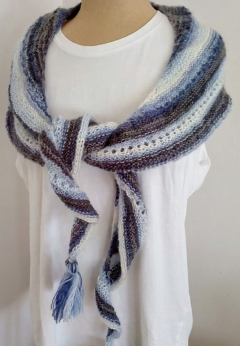 Ravelry: Sinika Shawl pattern by Regina Schoenfeldt