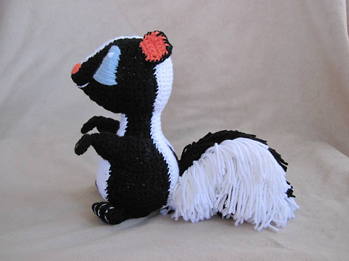 Ravelry: Skunk pattern by Christine Lucas