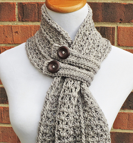 Ravelry: Hartford Buttoned Scarf pattern by Justine Walley (AlyseCrochet)