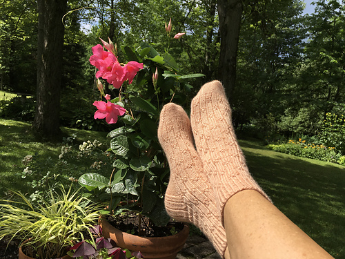 Ravelry: Françoise pattern by Marie-Pier Lessard