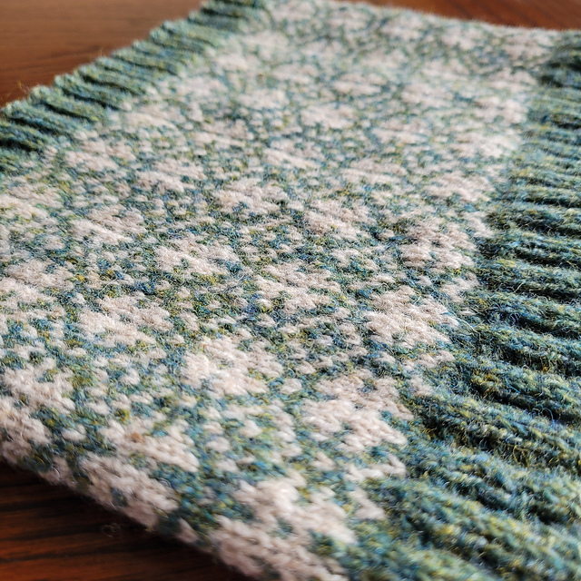 Ravelry: Simple Fair Isle Cowl pattern by Jean Elizabeth Studio