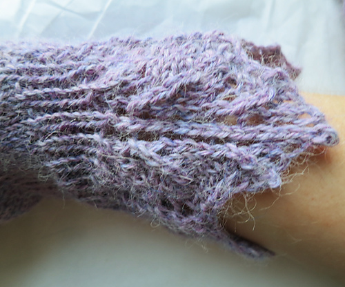 Ravelry: Queen Anne's Lace Fingerless Gloves pattern by Erin Weisbart