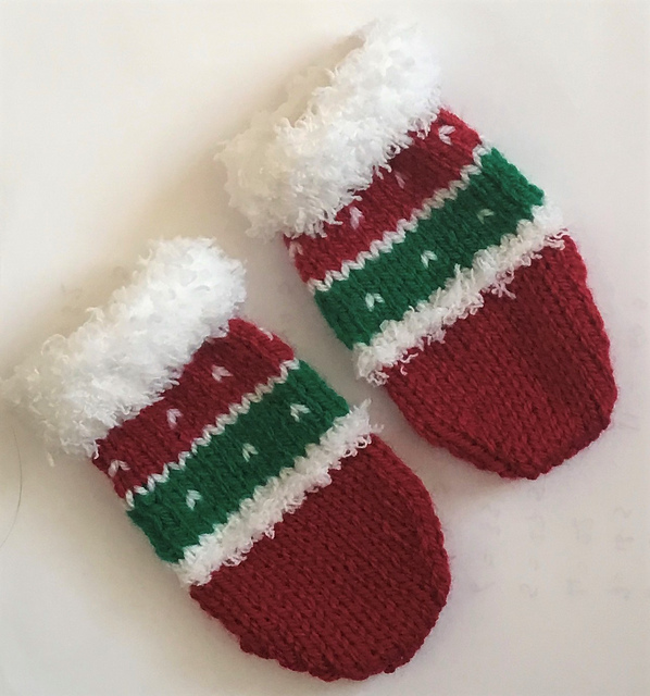 Ravelry: Snowflake Christmas Mittens pattern by Mary Edwards