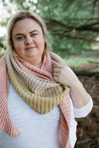 Ravelry: Early Morning Shawl pattern by Sarah Goff