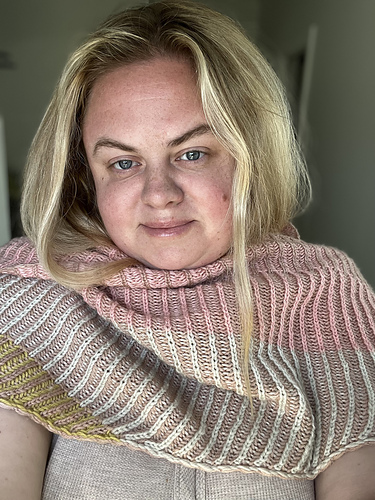 Ravelry: Early Morning Shawl pattern by Sarah Goff