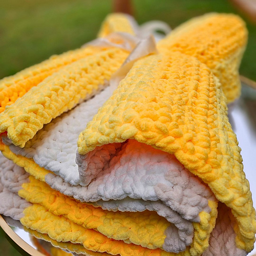 Ravelry: Best Bulky Yarn Blanket pattern by Christa Lynn