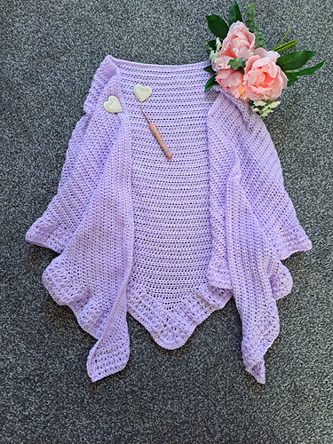 Ravelry: Angeline Vintage Shawl pattern by Selina Veronique