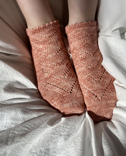Ravelry: Sweet Spring Socks pattern by Seraphym Fibres