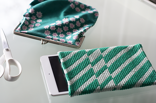 Ravelry: Tablettipussi | Tablet Cozy pattern by Molla Mills