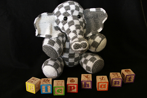 Ravelry: Checkered Elephant pattern by Tiffanie Aylesworth
