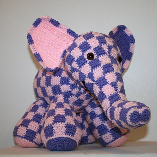 Ravelry: Checkered Elephant pattern by Tiffanie Aylesworth
