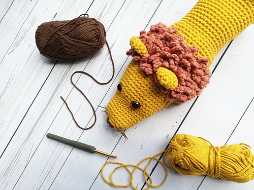 Ravelry: Lionel the Lion Hand / Glove Puppet pattern by Helen McLean