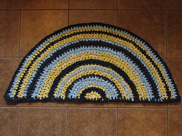 Ravelry: Half Moon Rag Rug pattern by Judie Washburne