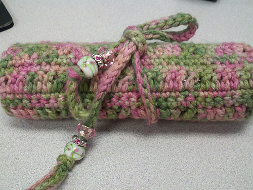 Ravelry: Crossed Stitch Crochet Hook Roll pattern by Donna Bramlett