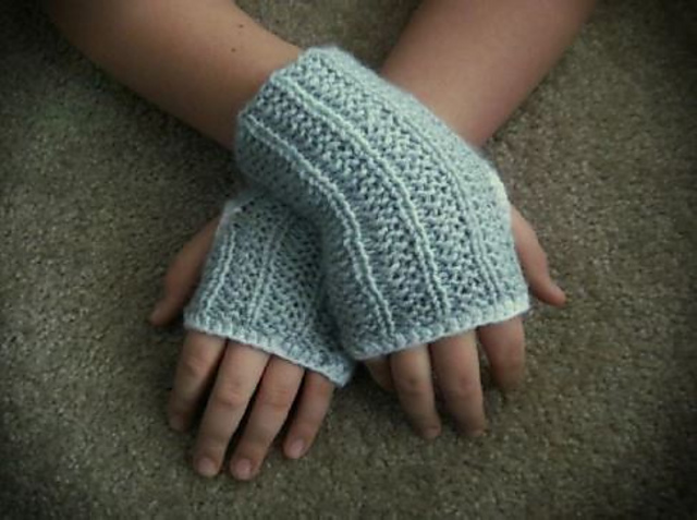Ravelry: Mistake Rib Fingerless Gloves pattern by Shannon Frye