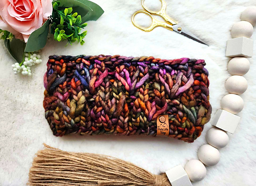 Ravelry: Sitka Headband pattern by Shanon Dycke