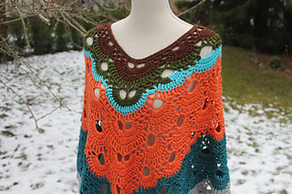 Ravelry: Shantilee's Virus Poncho / Two Corner