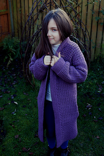 Ravelry: Chic Reversible Cardigan pattern by Susanna Biaye