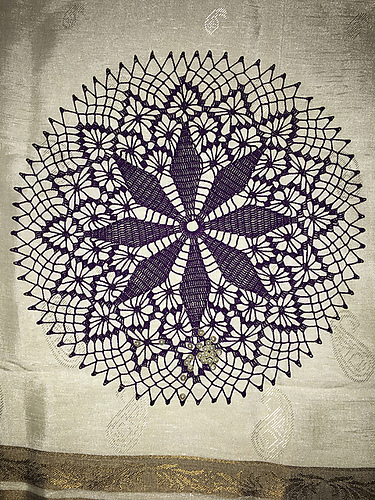 Ravelry: Ecru Daisy Doily pattern by Glendola Hodges