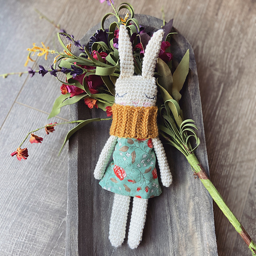 Ravelry: Rag Doll Bunny pattern by Sheila Houle