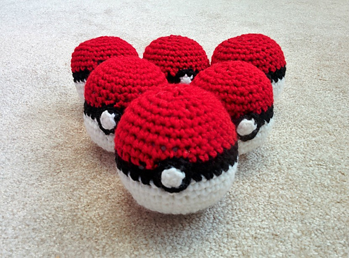 Ravelry: Basic Pokeball pattern by Shehla Ahmed