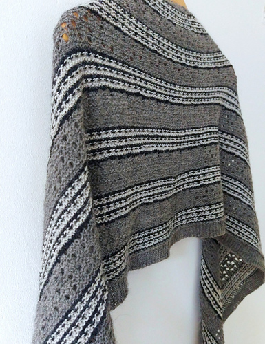 Ravelry: Wolf Shawl pattern by Tea Bercek