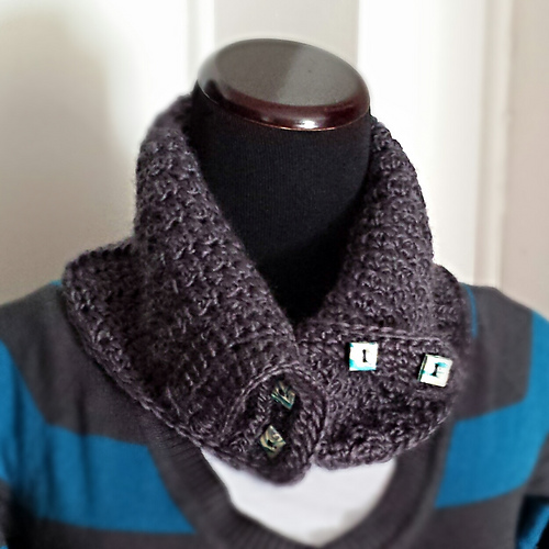 Ravelry: Button it your way cowl pattern by Krista Short