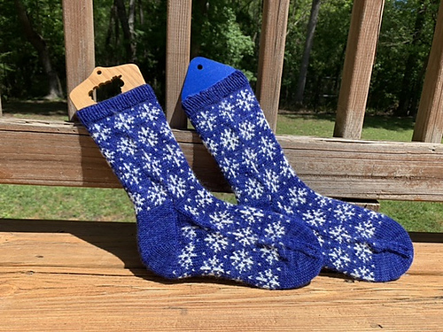 Ravelry: Flurry Socks pattern by Melissa Kemmerer