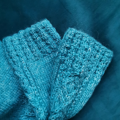 Ravelry: XOX socks pattern by Elsje Vermunt