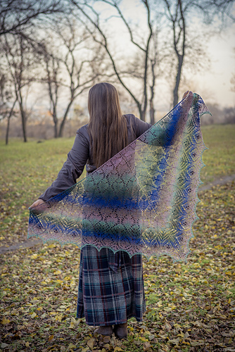 Ravelry: Maori Shawl pattern by Daria Sorokina