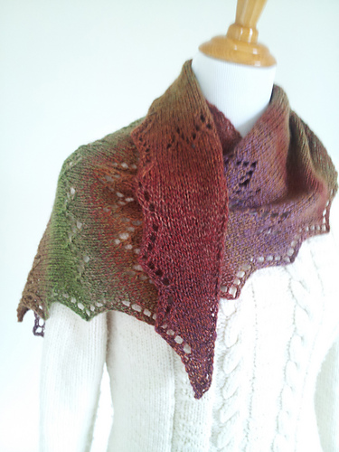 Ravelry: Meadow Brook Shawlette pattern by Simone Kereit